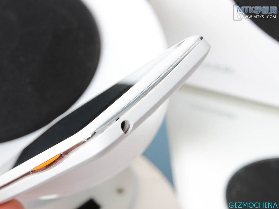 The detailed picture of Oppo R811 Android music phone - Gizmochina