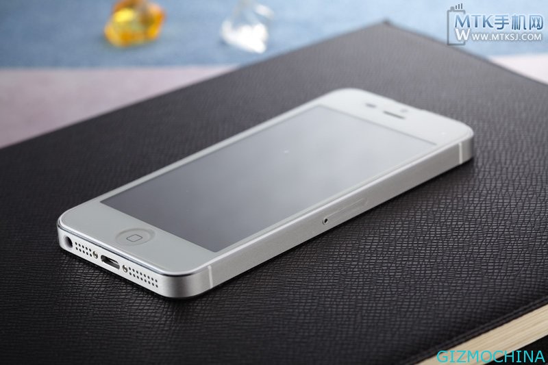 Detail picture of Rogor I5, the iPhone 5 clone from domestic market ...