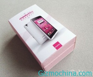 MeituKiss HD, Quad Core Android smartphone with 8 megapixel dual camera ...