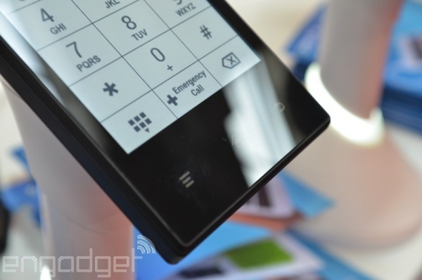InkPhone, phone with e-Ink screen with low-power consumption batery ...
