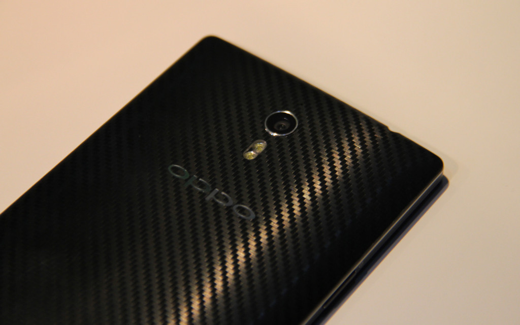 Detailed picture of OPPO Find 7 Black edition smartphone - Gizmochina