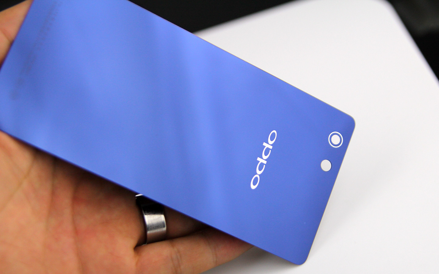 The OPPO R1S 4G LTE Shows off With Brand New Design - Gizmochina