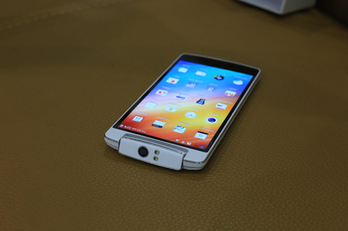 iNew V8 review - iNew V8（oppo N1 clone） VS Oppo N1 - Gizmochina