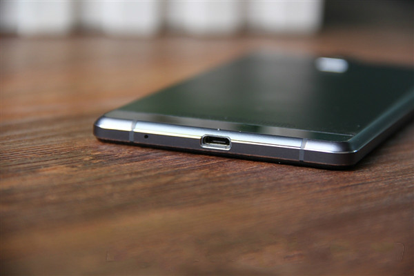 Introducing the world’s thinnest 4G cell phone, the OPPO R3! Costs 2299 RMB (370.73 USD ...