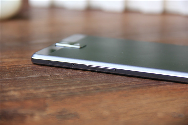 Introducing the world’s thinnest 4G cell phone, the OPPO R3! Costs 2299 RMB (370.73 USD ...