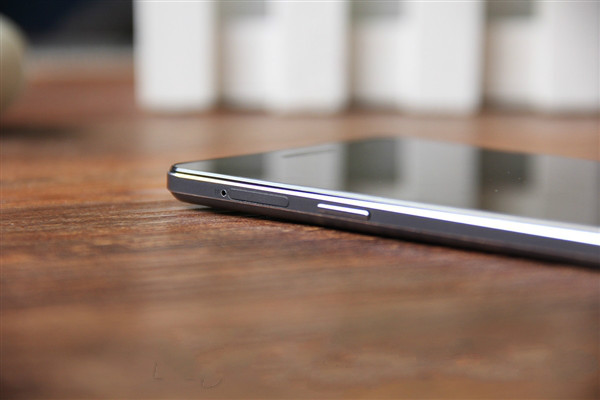 Introducing the world’s thinnest 4G cell phone, the OPPO R3! Costs 2299 RMB (370.73 USD ...