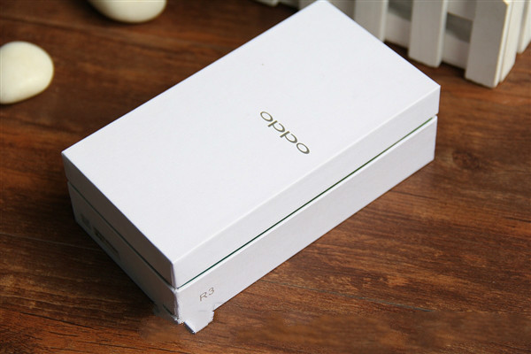 Introducing the world’s thinnest 4G cell phone, the OPPO R3! Costs 2299 RMB (370.73 USD ...