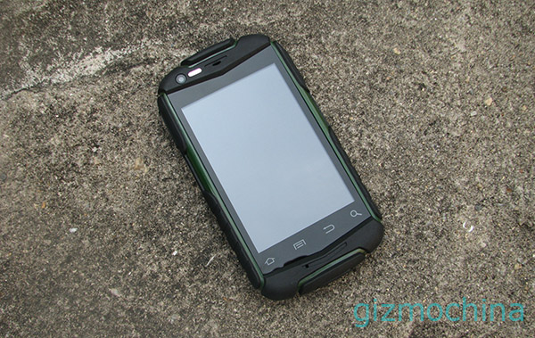 Guophone V5w Hands on - the Thoughest Android Smartphone - Gizmochina