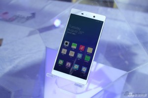 IUNI U3 Hands-on: Dual-SIM with 4G LTE - Gizmochina