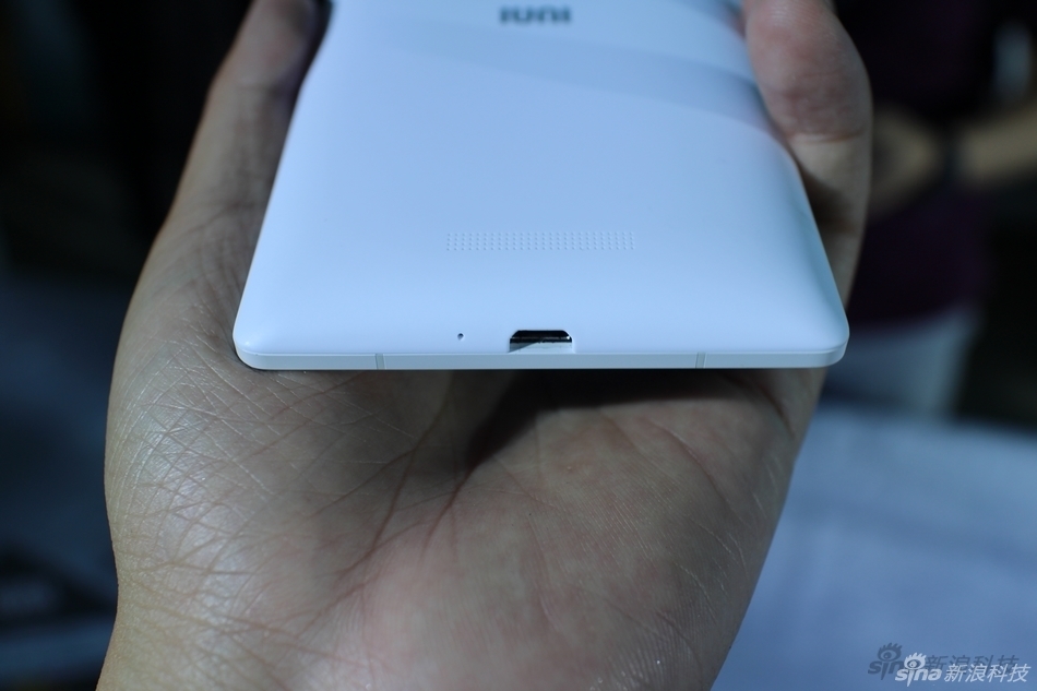 IUNI U3 Hands-on: Dual-SIM with 4G LTE - Gizmochina