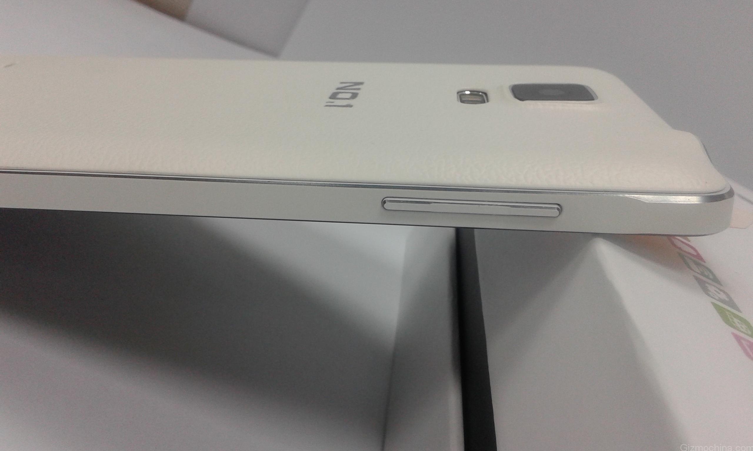 No.1 Note 4 Review: A special phablet with S-Pen and a Heart rate monitor