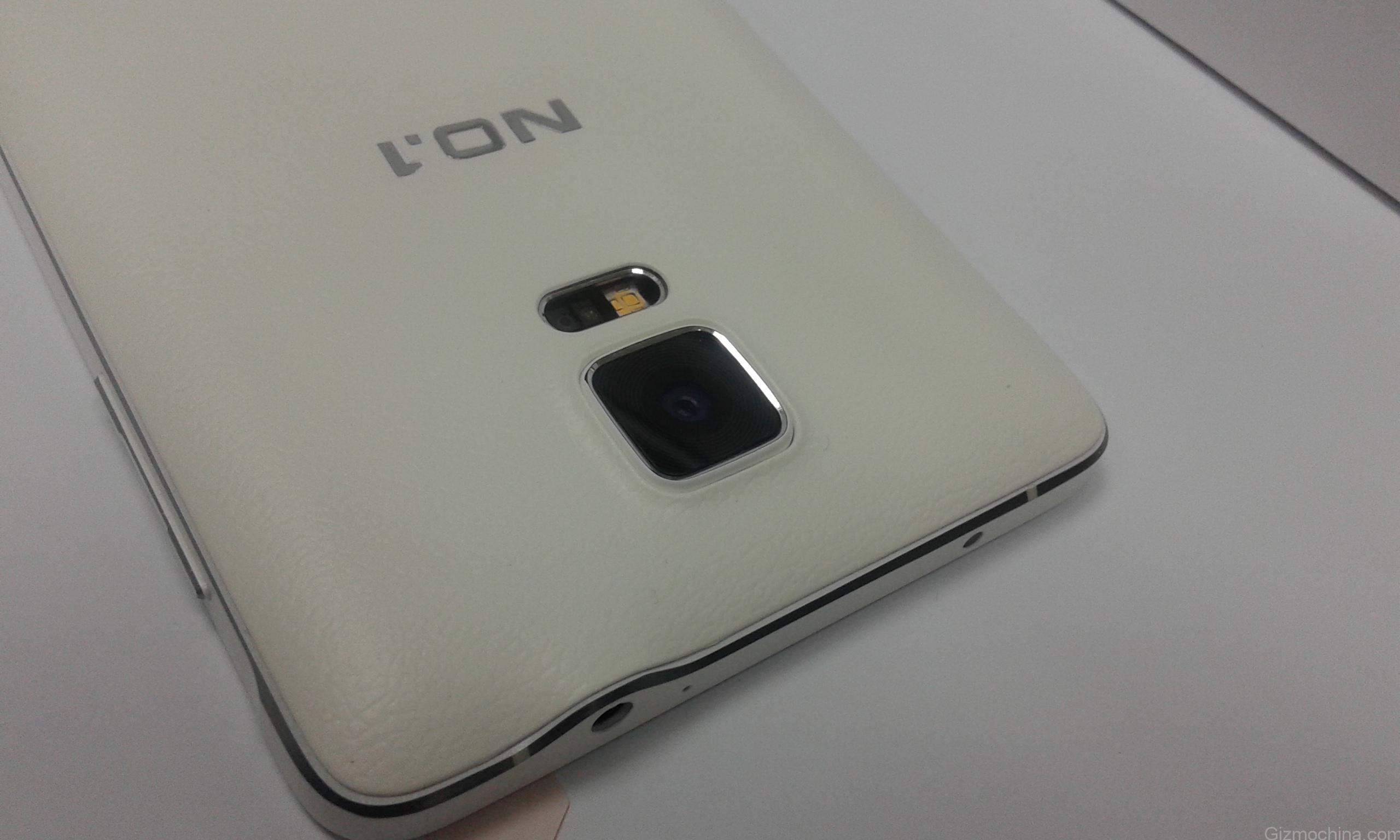 No.1 Note 4 Review: A special phablet with S-Pen and a Heart rate monitor