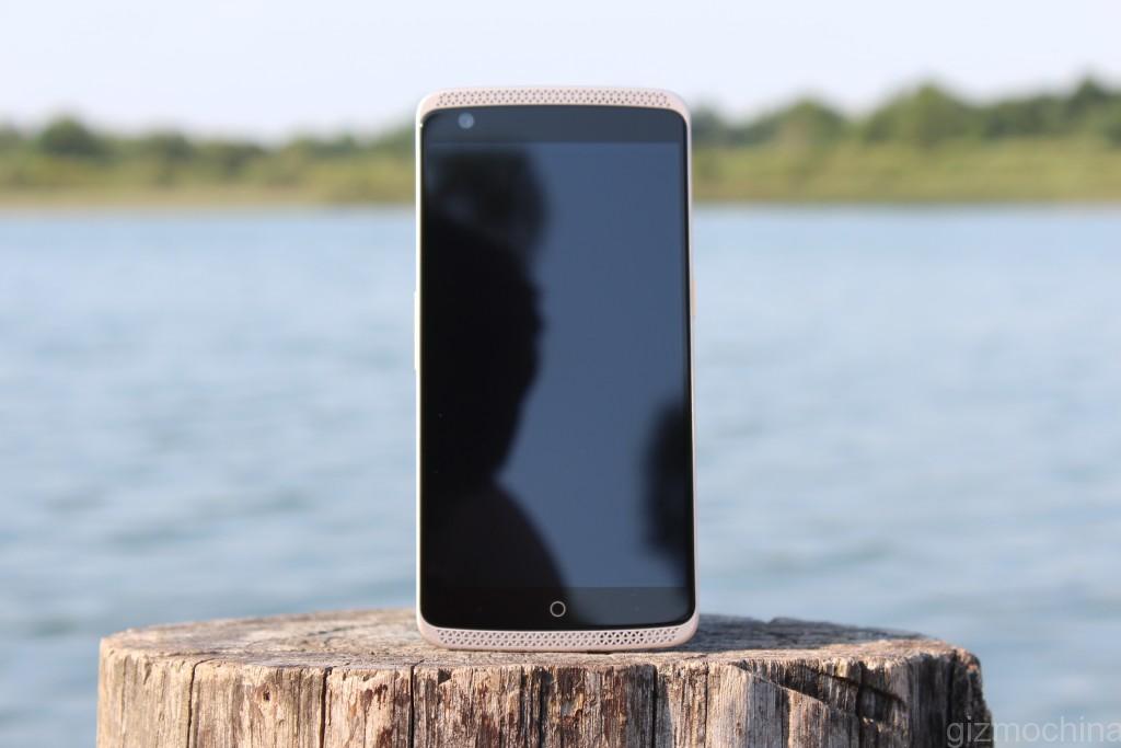 Check Out ZTE Axon Video Review!