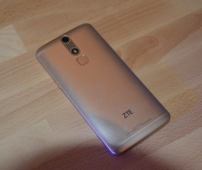 First Hands On With ZTE Axon Mini With Force Touch - Gizmochina