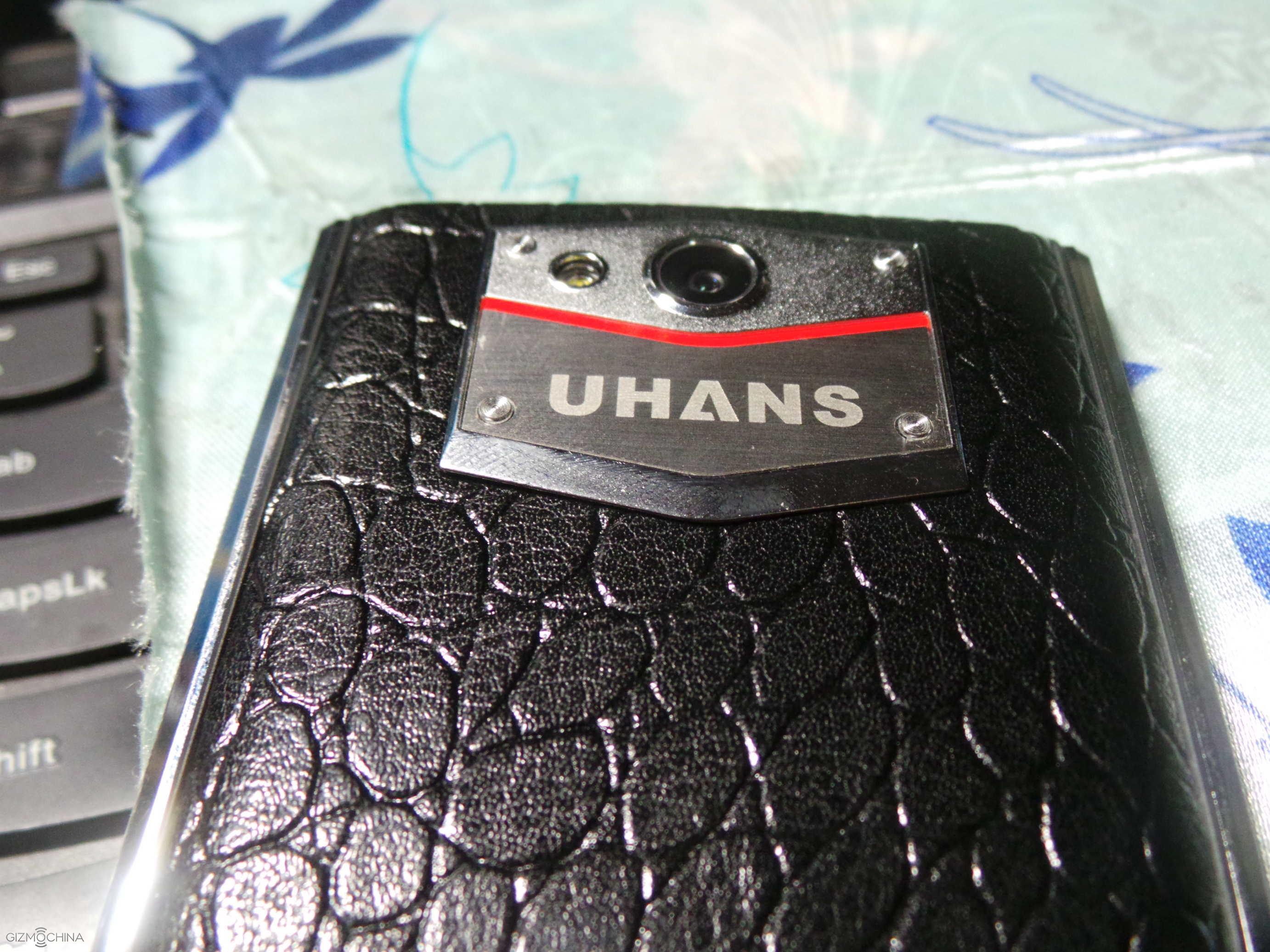 UHANS U100 Budget Luxury Smartphone: First Impressions - Gizmochina