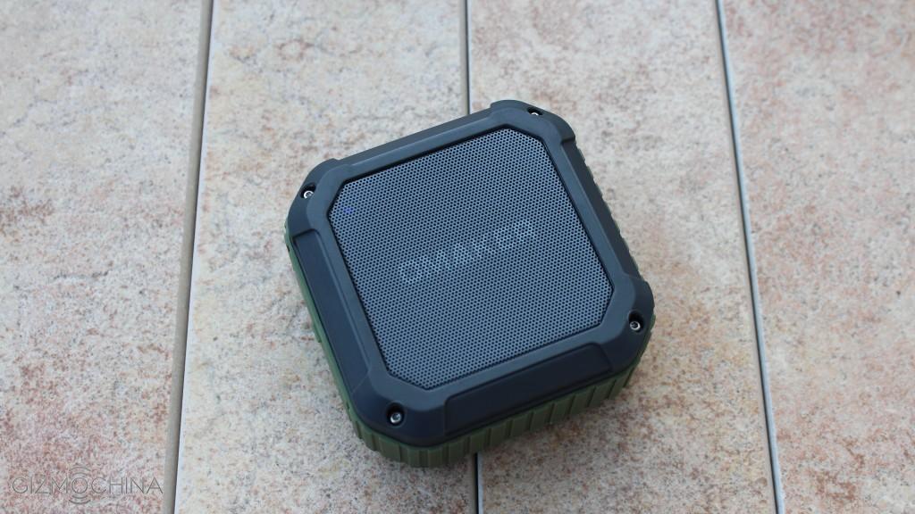 Best Bluetooth Splashproof Shower and Outdoors Speaker Review - Omaker ...