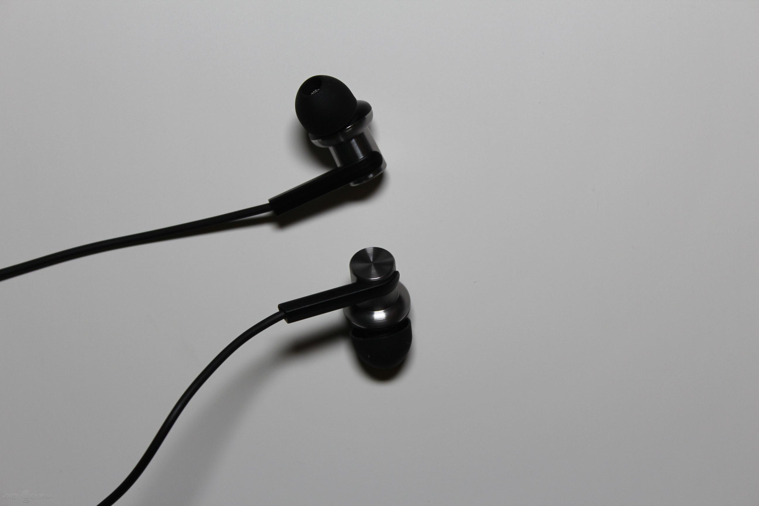 Xiaomi Hybrid Dual Drivers Earphones Review - Gizmochina