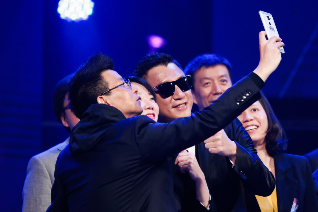 Le 2 Spotted In An Event, Launch Likely On April 20 - Gizmochina