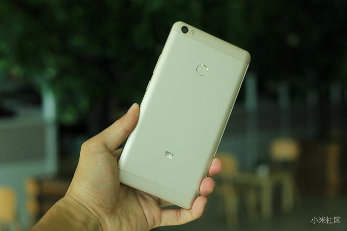 Xiaomi Max Unboxing: Affordable Large Screen Phablet In Pictures ...