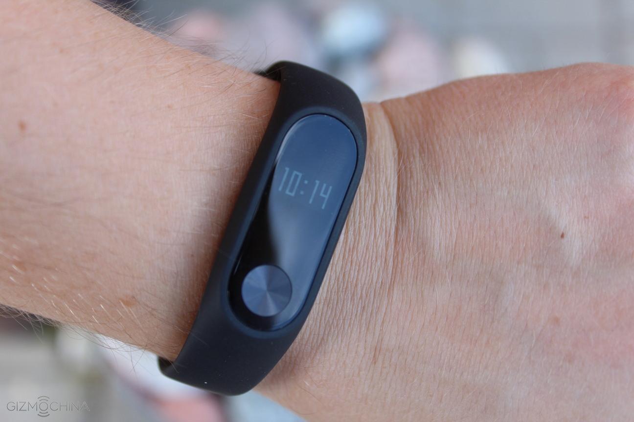 Xiaomi Mi Band 2 Review - The Best Cheap Fitness Tracker Yet - Gizmochina