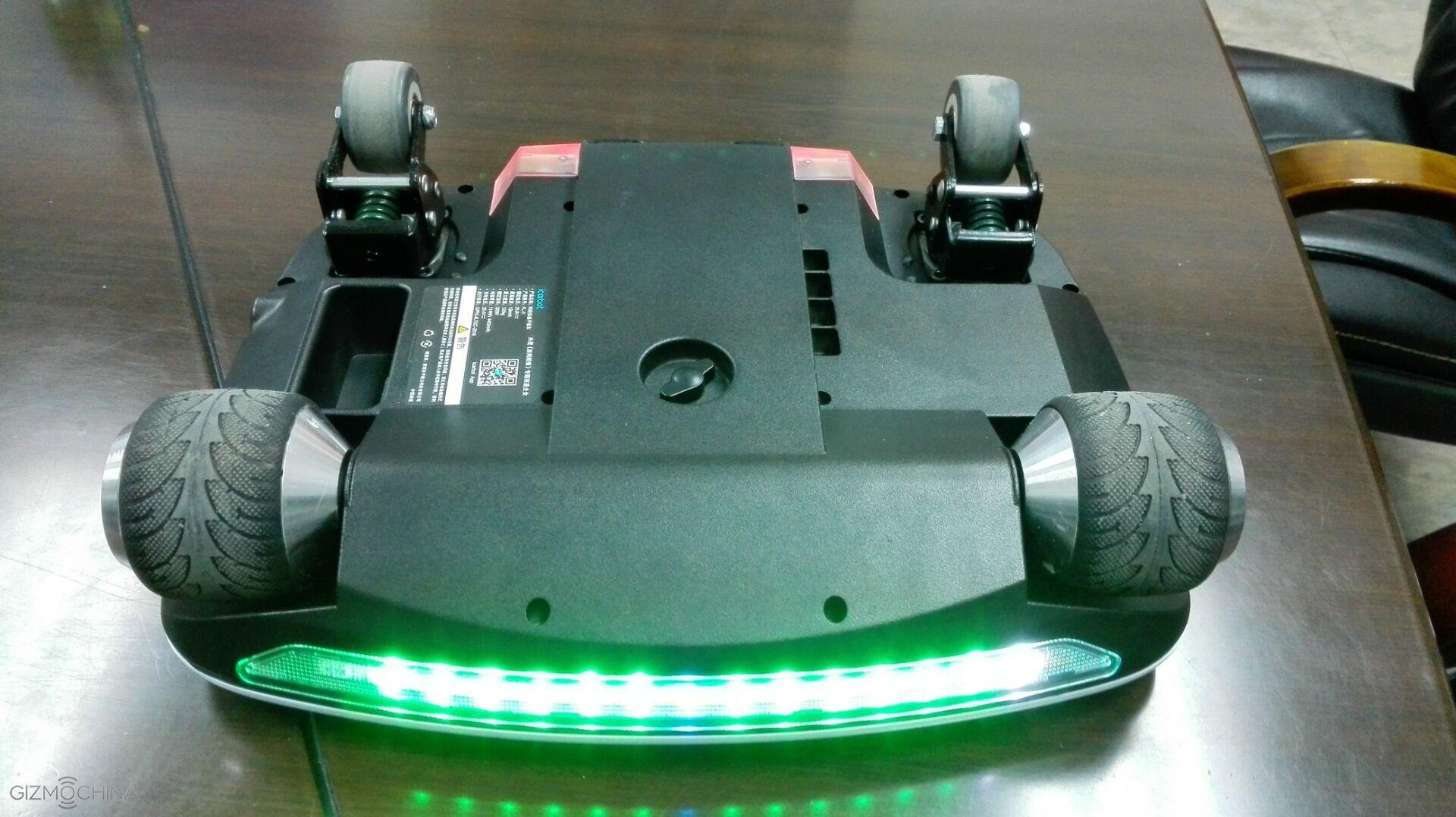 F-Wheel launches their newest patented 4 wheel hoverboard- the iCarbot ...