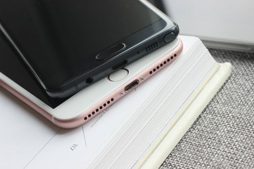 The $900 Smartphone Flagships: Samsung Galaxy Note 7 or iPhone 7 ...