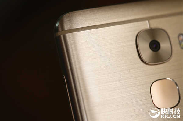 Le Pro 3 Flagship in Hands on Images: 98% Metal Body, Brushed Metal ...