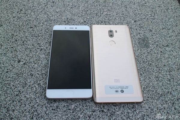 Xiaomi Mi 5S & Mi 5S Plus Hands On & Unboxing Images - Gizmochina