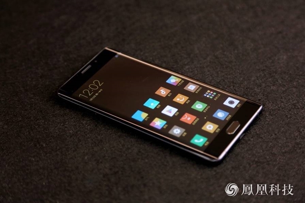 Xiaomi Mi Note 2 Unboxing & Hands-on Images: Spotless Beauty!