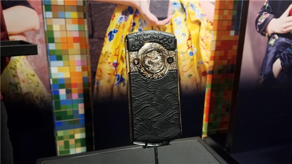 Chinese Company Launches $2,880 (19,999 Yuan) Titanium Smartphone in ...