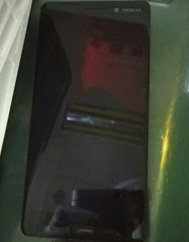 New Spy Photos of Nokia's Upcoming Phone Shows Cut-Out for Physical ...