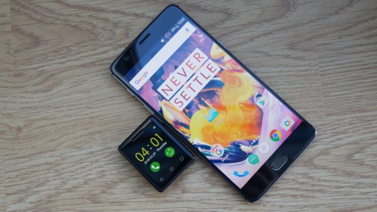 Smallest Smartphone in the World! Vphone S8 Review - Gizmochina