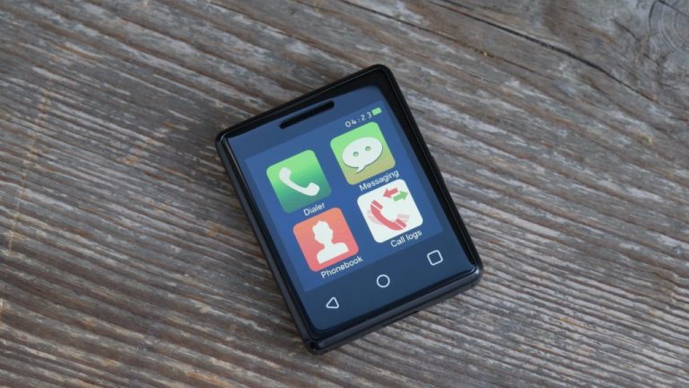 Smallest Smartphone in the World! Vphone S8 Review - Gizmochina