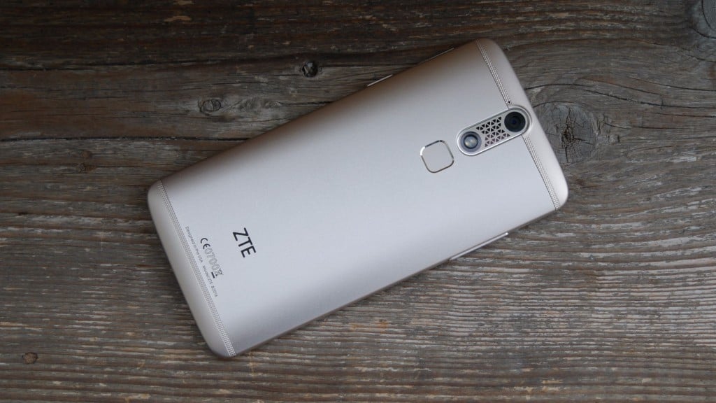 ZTE Axon Mini Review 1 Year Later - A Great Option for just $140 ...