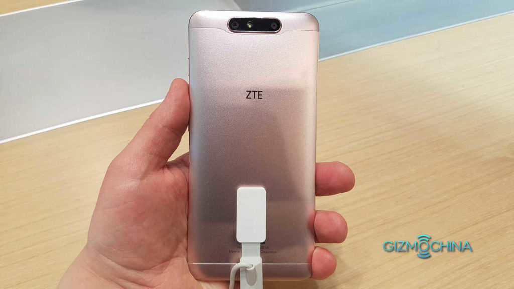 ZTE Blade V8 Hands On: The Second in Line With Dual Cameras - Gizmochina