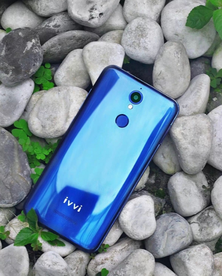 Ivvi K5 Launched: 3D Display, Curved Glass Body, 4GB RAM But No Snapdragon 835 Chip! - Gizmochina