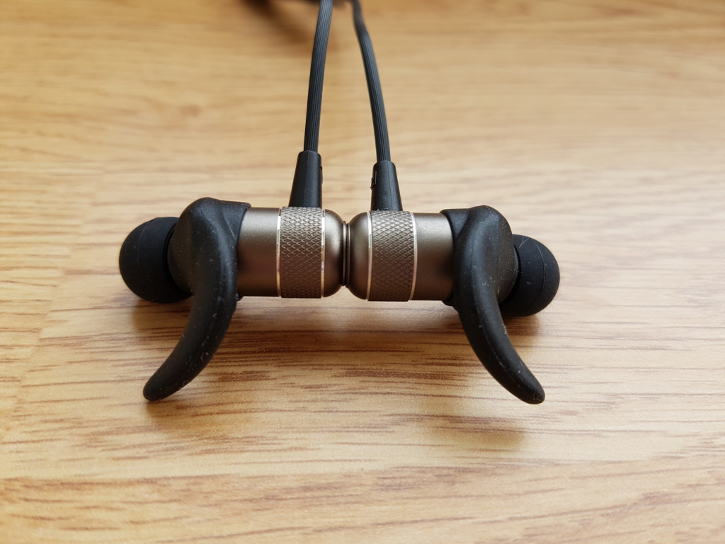 Borofone BE5 Bluetooth Sports Earbuds Review - Gizmochina