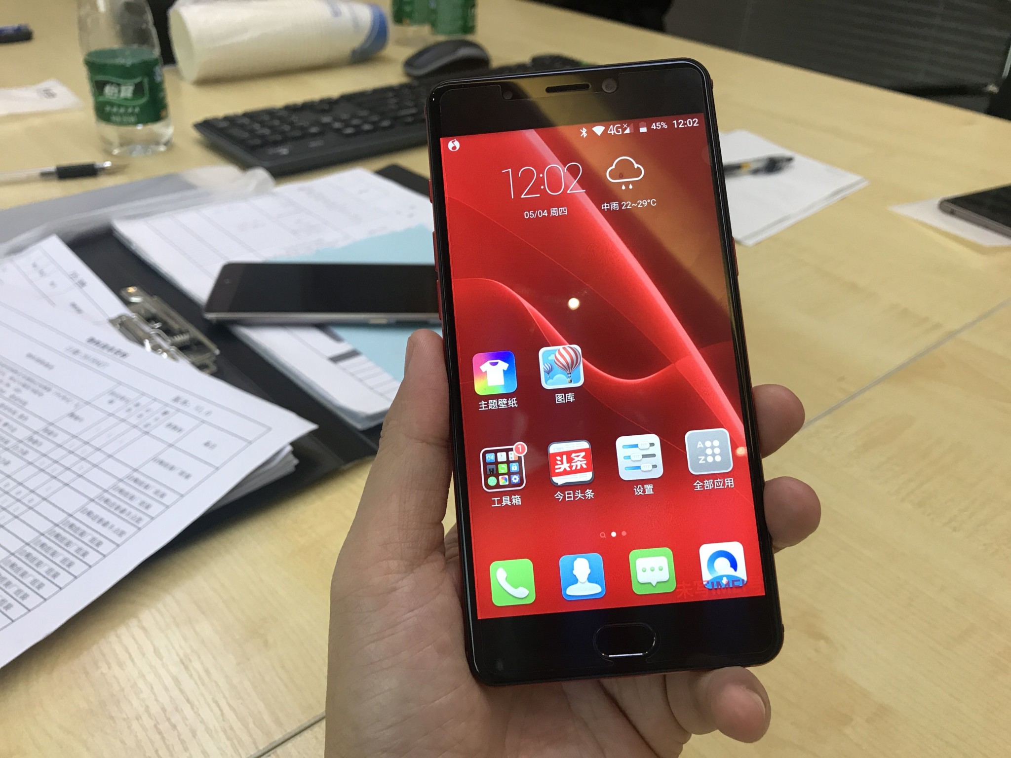 The Helio P25-Powered Elephone P28 Shines in Red - Gizmochina