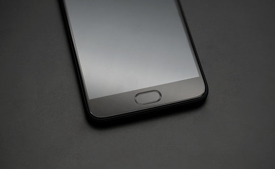 Ivvi K5 Launched: 3D Display, Curved Glass Body, 4GB RAM But No Snapdragon 835 Chip! - Gizmochina