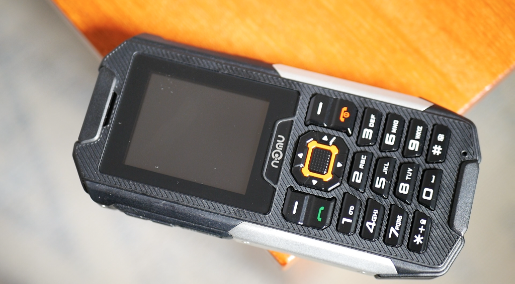 Nomu T10 Review - Cheap Rugged Feature Phone - Gizmochina