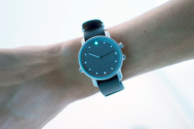 LunaR is A Solar-Powered Analog Smartwatch Inspired By The Moon ...