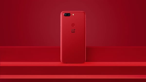 OnePlus 5T Lava Red Gets Unboxed (Pictures) - Gizmochina