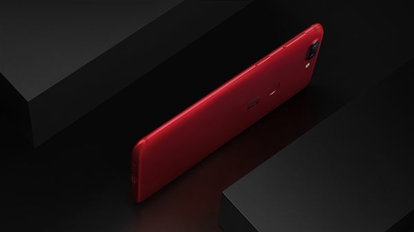 OnePlus 5T Lava Red Color Variant in Pictures: Elegant & Radiant In Red ...