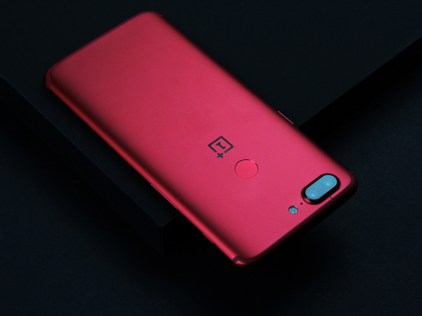 OnePlus 5T Lava Red Gets Unboxed (Pictures) - Gizmochina