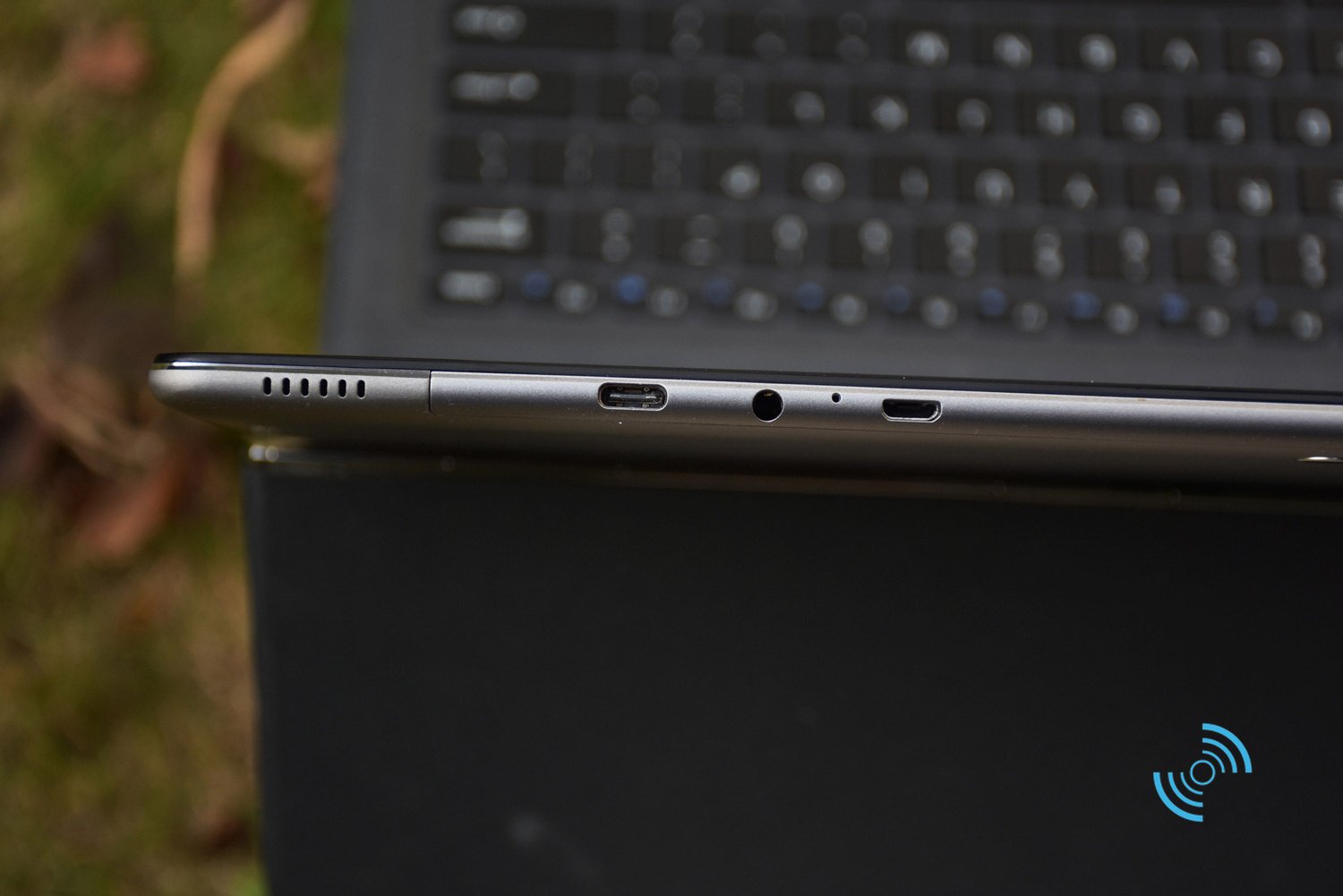 Chuwi CoreBook Hands-On: A Beautiful $500 Fingerprint Equipped ...