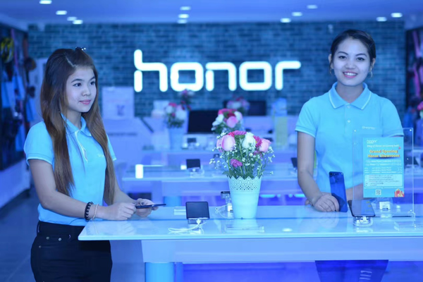 Huawei's Honor Opens First International Brick & Mortar Store In ...