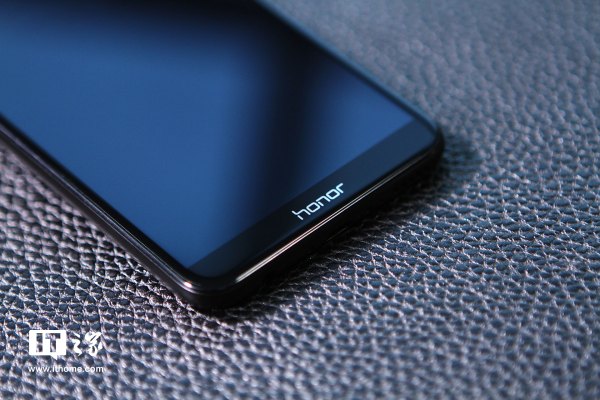Unboxing Photos Show The Honor 7c Is A Well Built Device - Gizmochina
