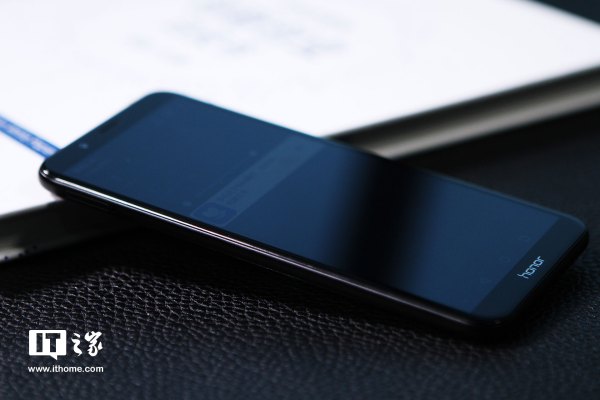 Unboxing Photos Show The Honor 7C Is A Well Built Device - Gizmochina