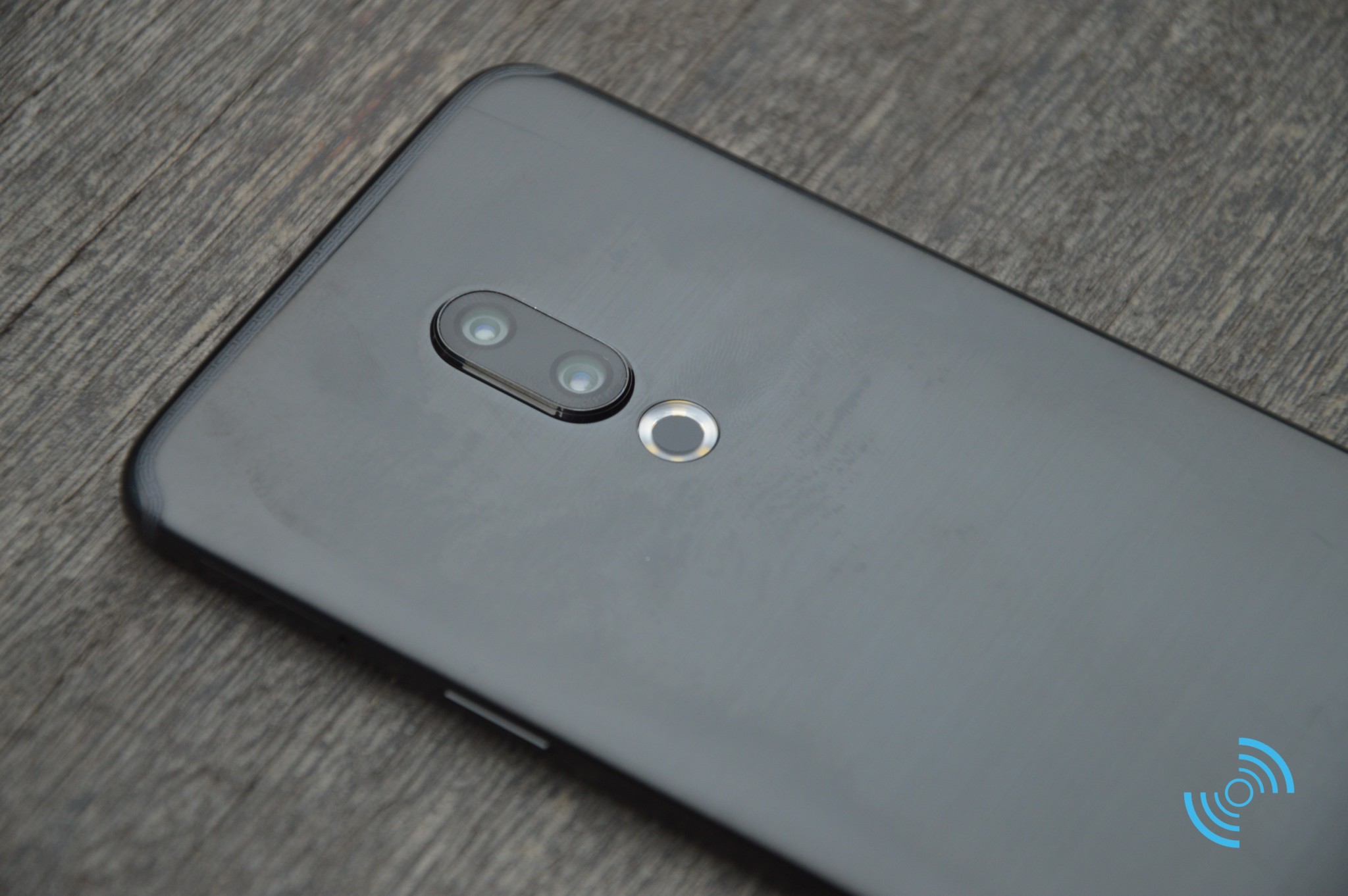 Meizu 15 Hands On: When Refinement Meets Nonconformity - Gizmochina