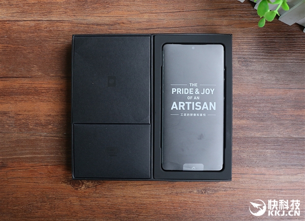 Check out the 1TB Storage-Packing Smartisan R1 Hands on Pictures ...